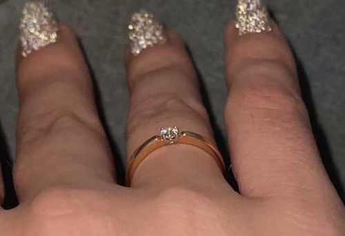 Золотое кольцо с бриллиантом 15 размер