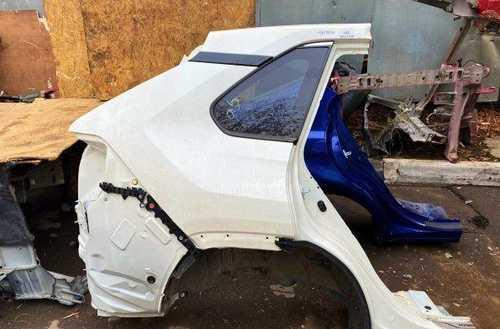 Задняя правая четверть кузова Toyota Rav-4