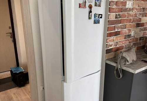 Холодильник hotpoint Ariston бу - нужен ремонт