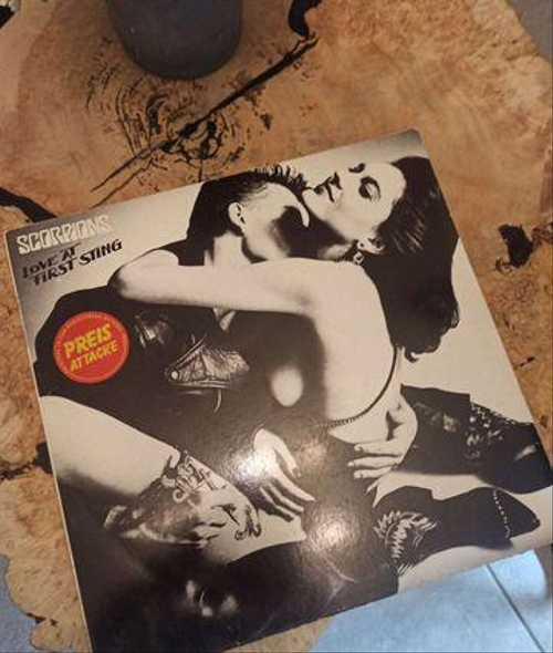 Scorpions-love AT first sting