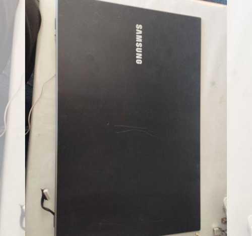 Крышка матрицы Samsung np300v5a np305v5a