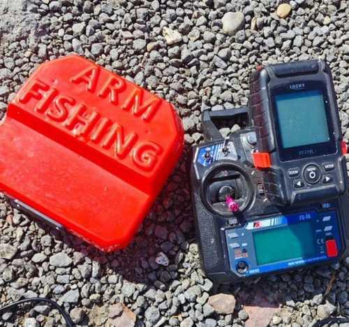 Б/У прикормочный кораблик скаут с эхолотом