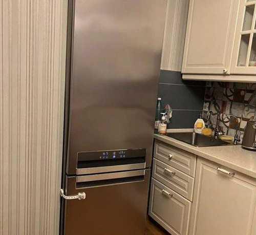 Холодильник whirlpool почти новый