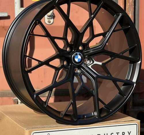Кованые диски R22 BMW XM G09