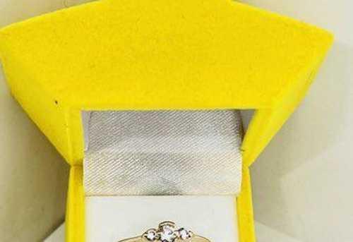 Золотое кольцо бриллиант 585
