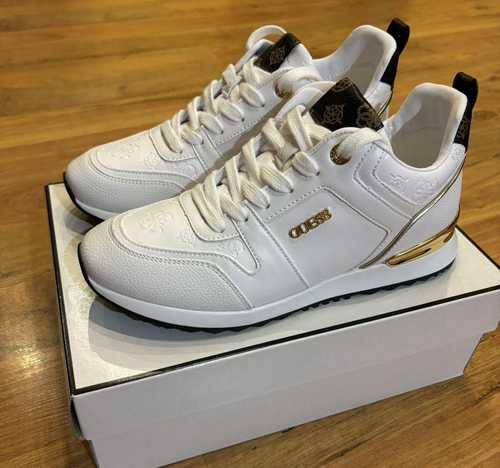 Кроссовки женские Guess