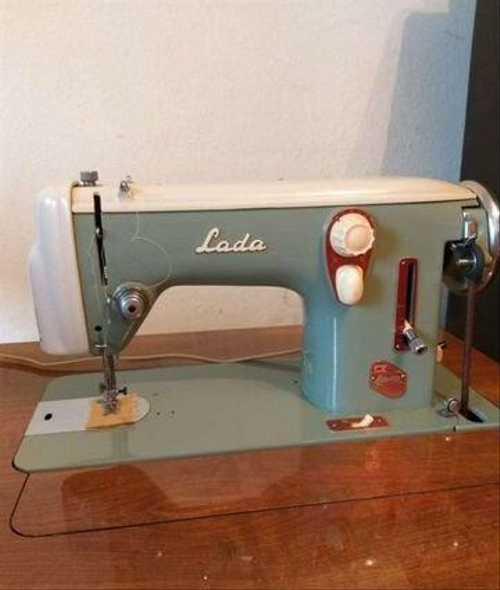 Швейная машина Лада