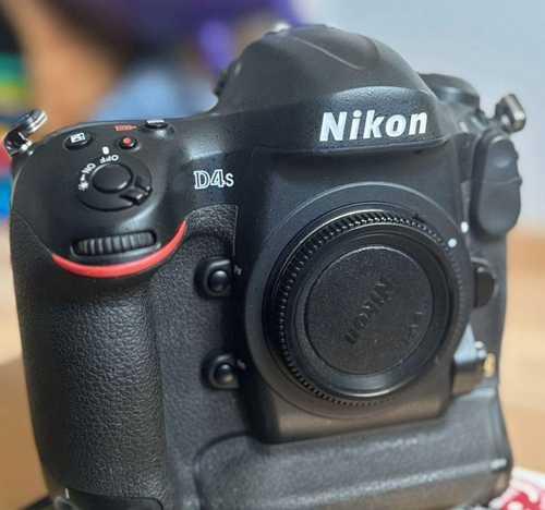 Nikon D4S
