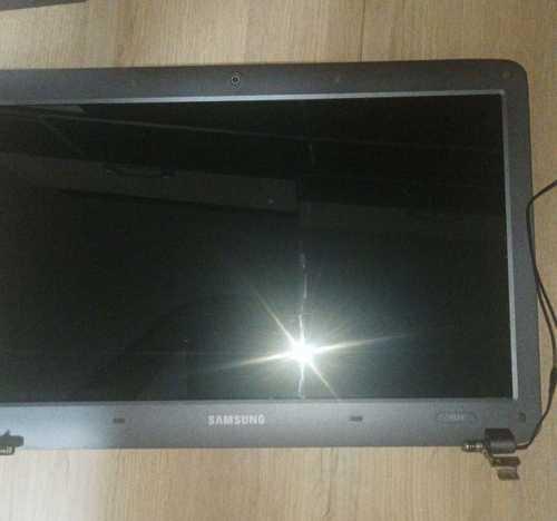 Продам на запчасти ноутбук samsung NP-R525