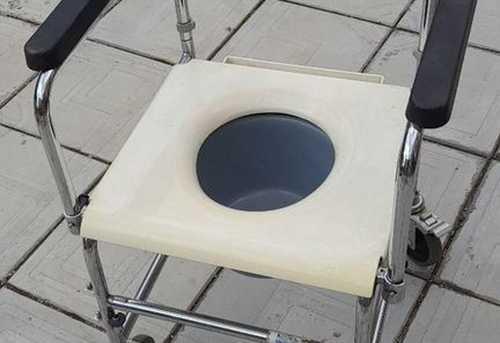 Кресло туалет на колесах