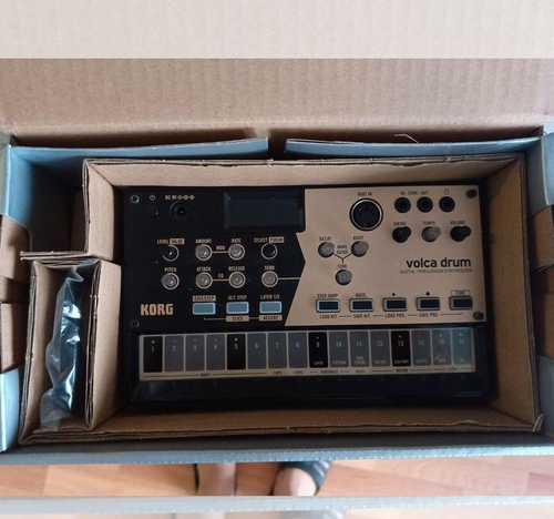 Драм-машина Korg Volca Drum