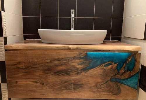 Деревянная тумба из массива в ванную