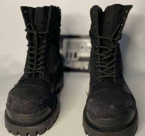 Balenciaga strike boots