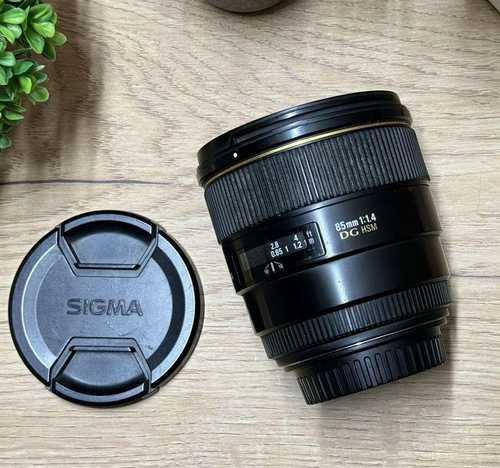 Sigma 85 mm 1.4 for Canon