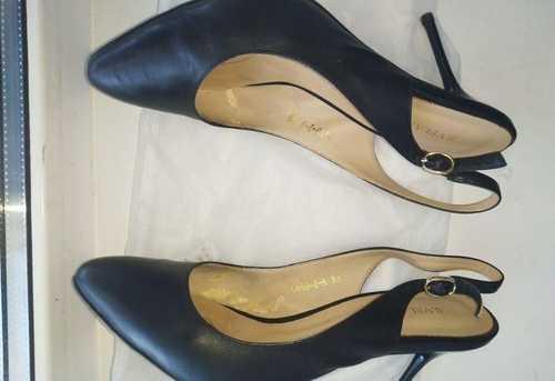 Туфли женские 39 размер черные кожаные