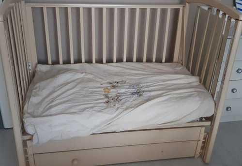 Детская кроватка + матрас + одеяло + пост. белье