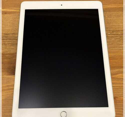 Apple iPad a1822 (5 поколение) 32гб
