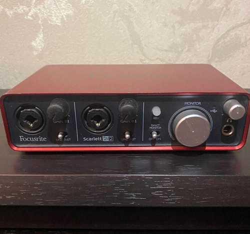 Focusrite scarlett 2i2