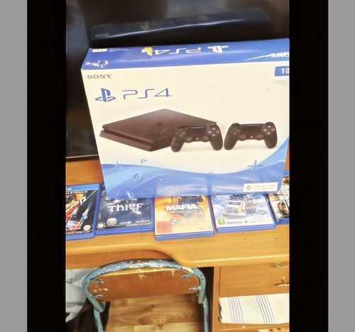 Sony PlayStation 4 1TB Uncharted 4 Limited Edition, 1024 ГБ, 2 геймпада