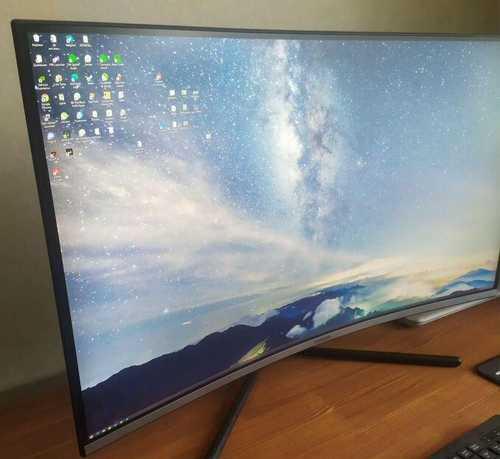 31.5" Монитор Samsung U32R590CWI, 3840x2160, 60 Гц