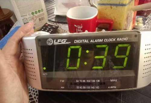 Часы-радио, будильник