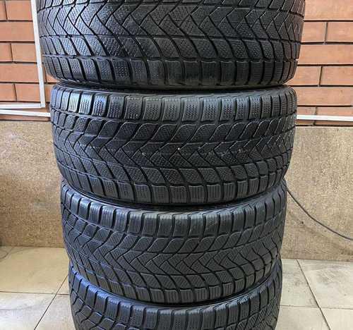 Delinte Winter WD6 245/45 R18