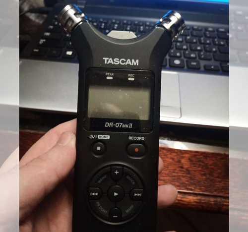 Портативный рекордер Recorder Tascam DR-07 mkII