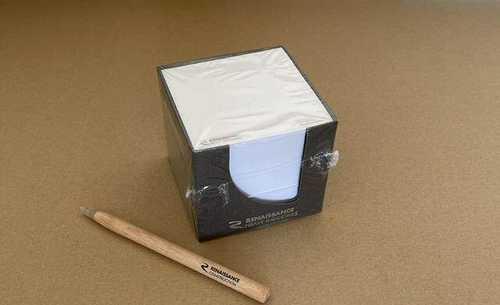 Блок бумаги для заметок + ручка из дерева