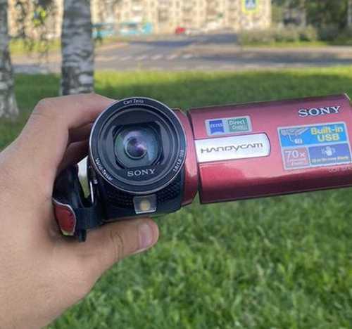 Видеокамера sony dcr-sx45e готова к съемке