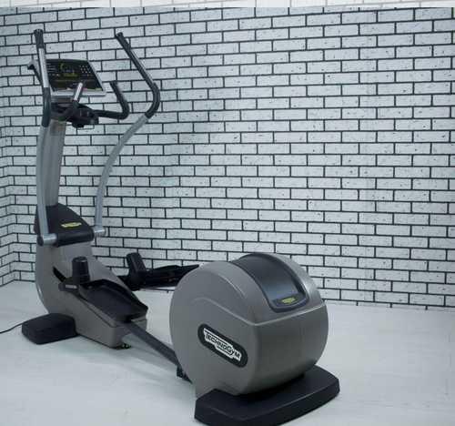 Эллиптический тренажер б/у Technogym Synchro Excite LED