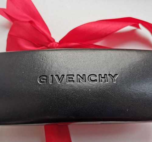 Футляр для очков givenchy