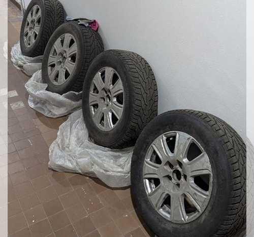 Колеса зимние 215/65/R16 в сборе от Audi Q3