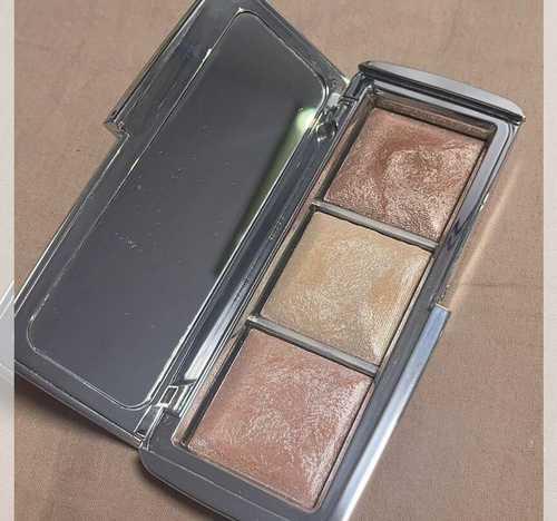 Hourglass ambient lighting palette