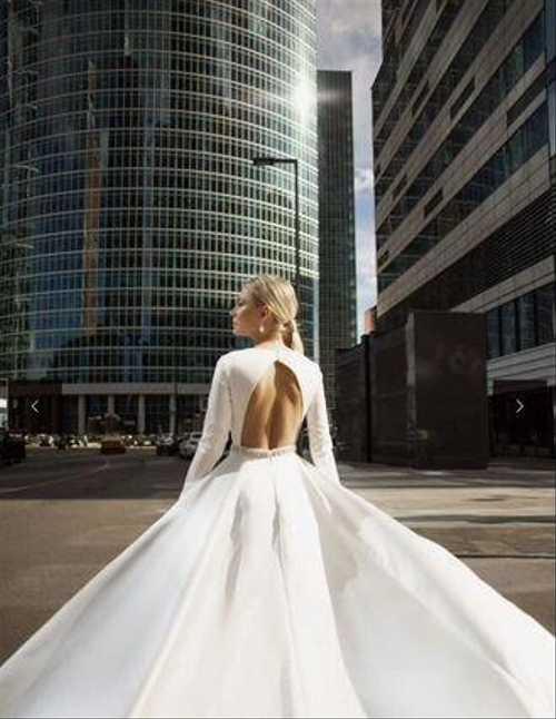 Свадебное платье со шлейфом 46 размер + Фата