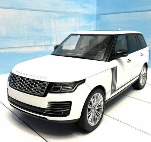 Модель Range Rover Vogue 1:18 металл