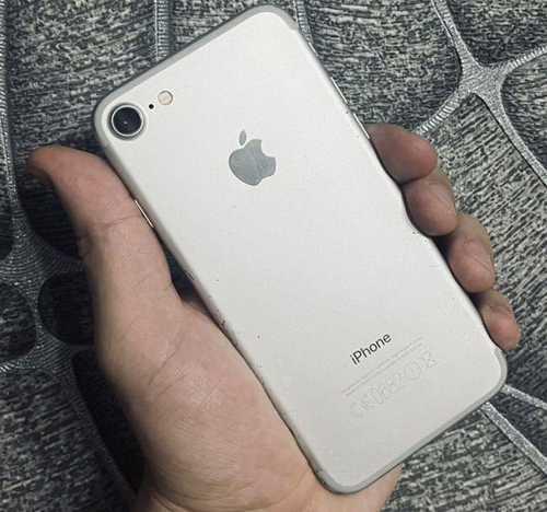 iPhone 7, 128 ГБ