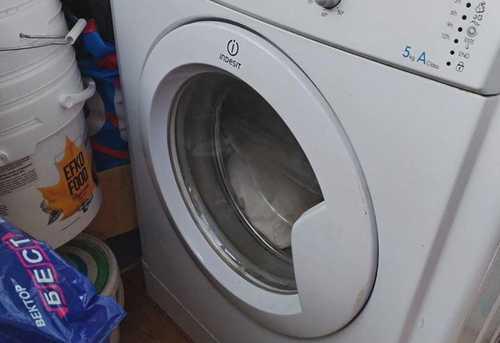 Машинка стиральная автомат indesit