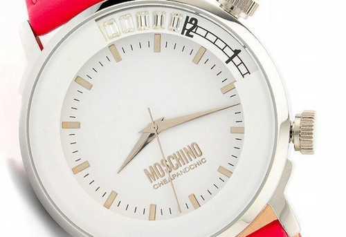 Яркие и нежные женские часы Moschino MW0248