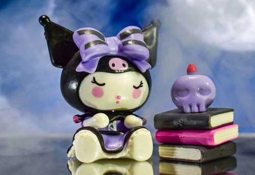 Аниме фигурка Куроми спящая с книжками