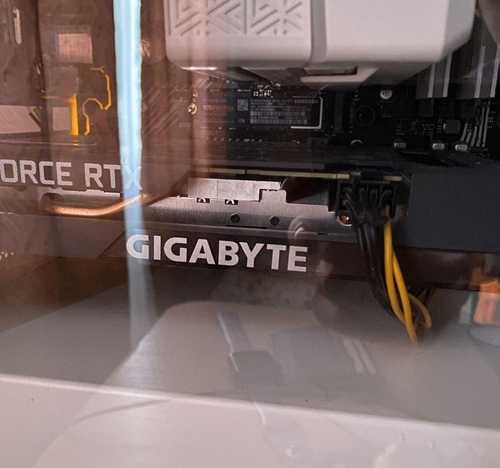 Продам видеокарту gigabyte GeForce RTX 3050 eagle