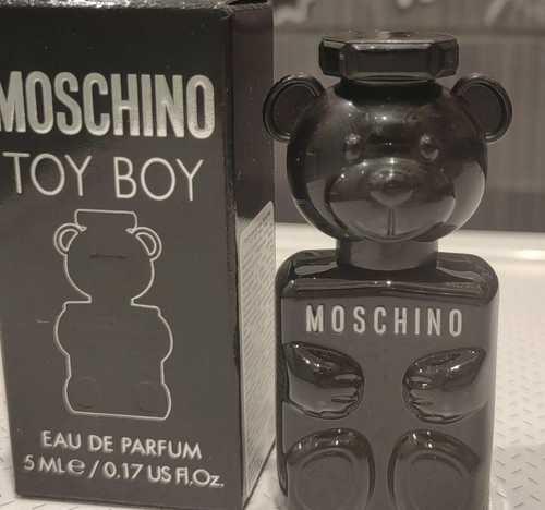 Moschino toy boy миниатюра 5 мл. Италия