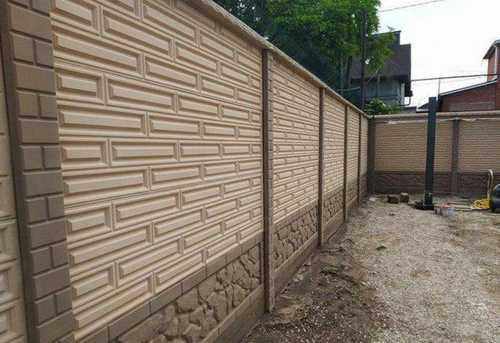 Забор из бетонный плит