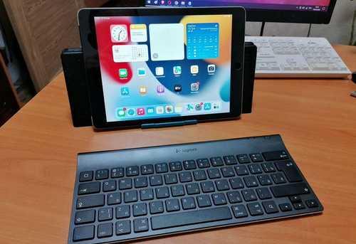 Клавиатура для iPad с подставкой Logitech