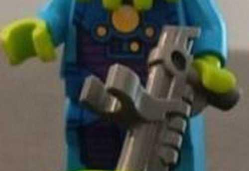 Lego минифигурки пришельца