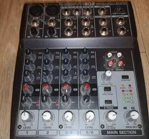 Микшерный пульт behringer xenyx 802