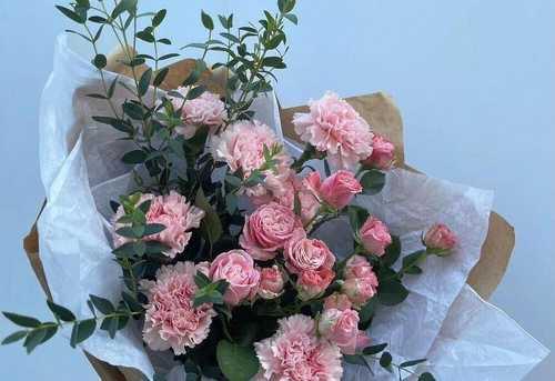 Сборный букет из кустовой розы