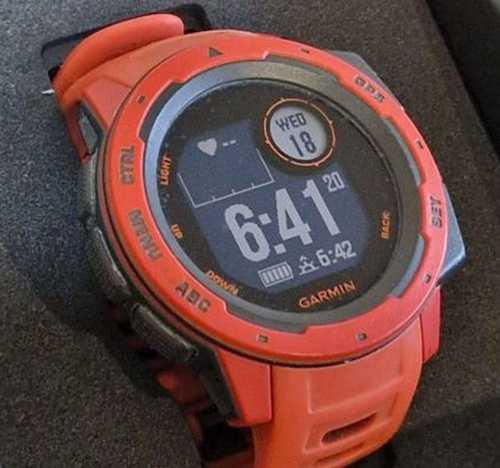 Часы Garmin Instinct