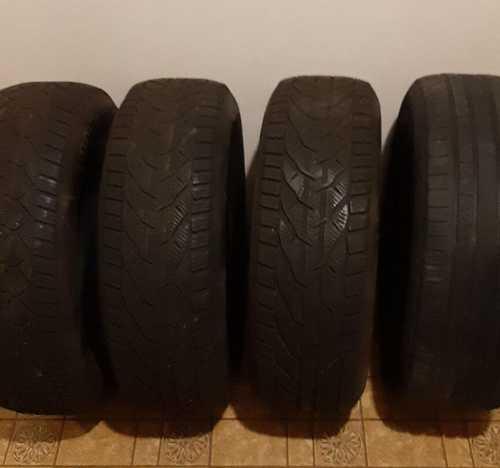 Tigar Winter 215/60 R17
