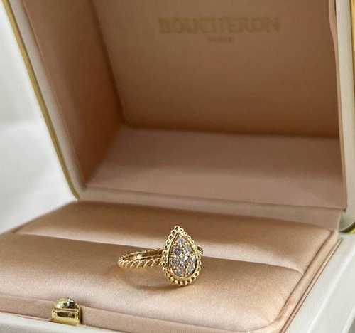Кольцо с желтым бриллиантом Boucheron
