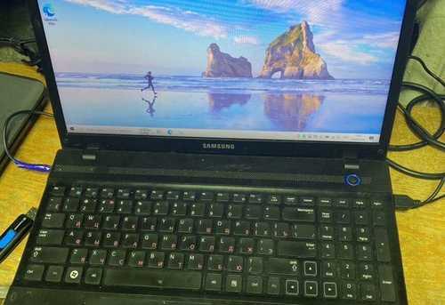 Ноутбук 15.6" Samsung NP300V5A, 320 ГБ, Core i5-2430M, RAM 4 ГБ, GeForce GT 520MX 1 ГБ
